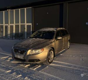 Серый Вольво В70 2007 в Каунас, объемом двигателя 2.40 л и пробегом 257 тыс. км за 3999 €, фото  на AUTOMOTO.COM.LV