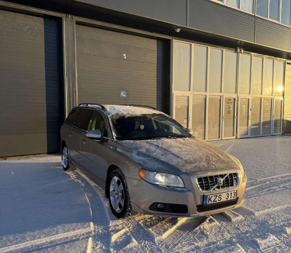 Grey Volvo V70 2007 in Kaunas, with an engine capacity of 2.40 L and mileage of 257 thousand km for 3999 €, photo 6 on AUTOMOTO.COM.LV