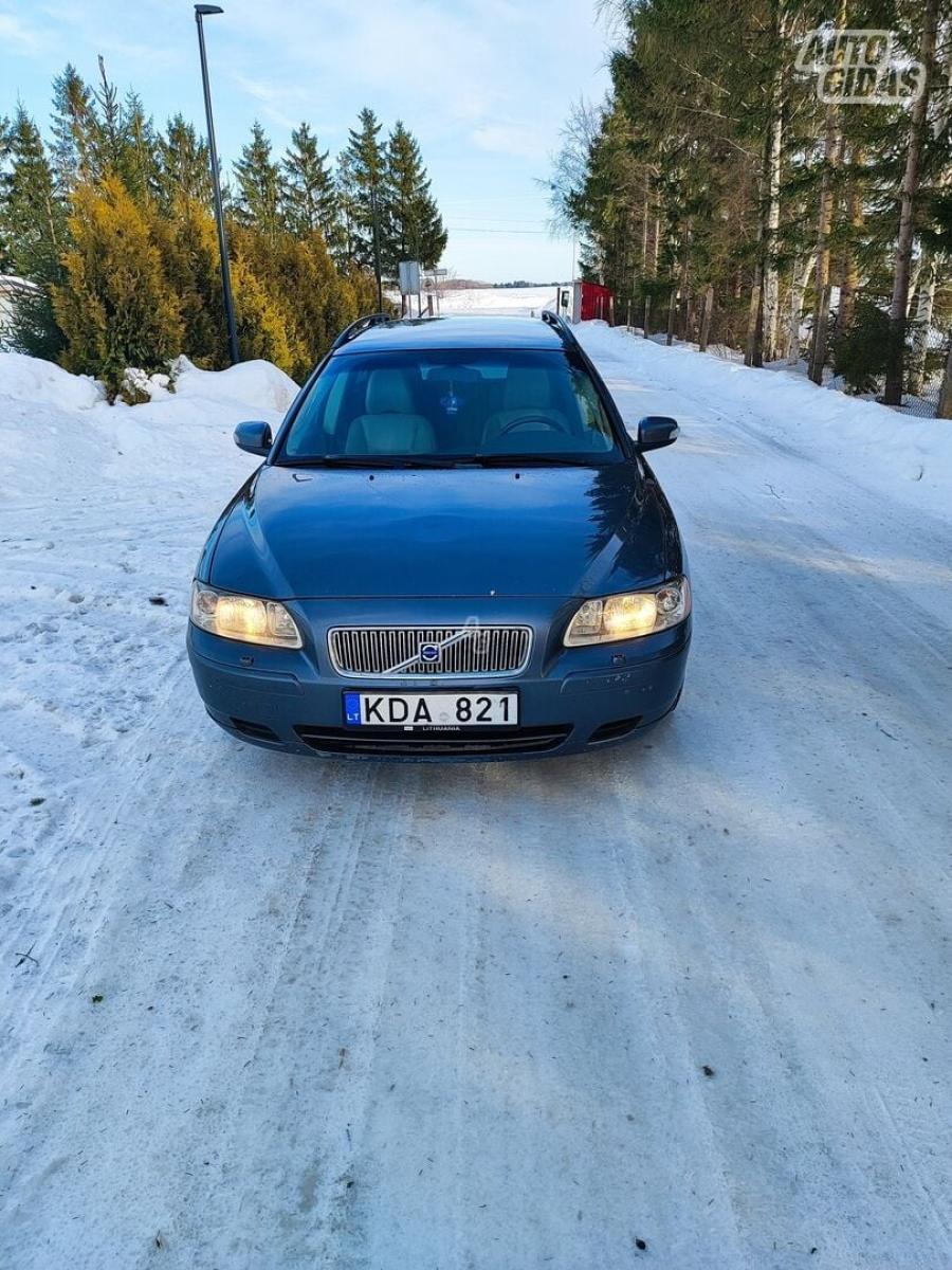 Grey Volvo V70 2007 in Kretinga, with an engine capacity of 2.40 L and mileage of 435 thousand km for 2000 €, photo 1 on AUTOMOTO.COM.LV