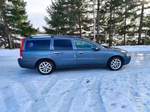 Grey Volvo V70 2007 in Kretinga, with an engine capacity of 2.40 L and mileage of 435 thousand km for 2000 €, photo 5 on AUTOMOTO.COM.LV
