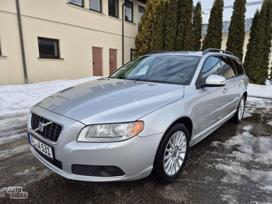 Pelēks Volvo V70 2007 Mažeikiai, ar dzinēja tilpumu 2.40 L un nobraukumu 285 tūkst. km par 4650 €, foto 1 vietnē AUTOMOTO.COM.LV