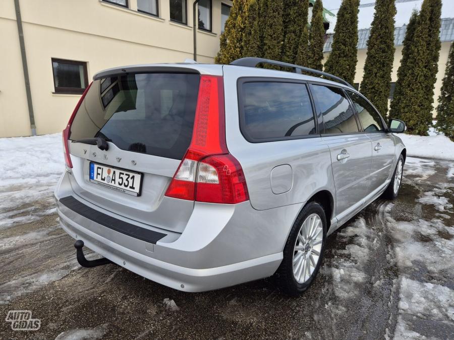 Pelēks Volvo V70 2007 Mažeikiai, ar dzinēja tilpumu 2.40 L un nobraukumu 285 tūkst. km par 4650 €, foto 4 vietnē AUTOMOTO.COM.LV