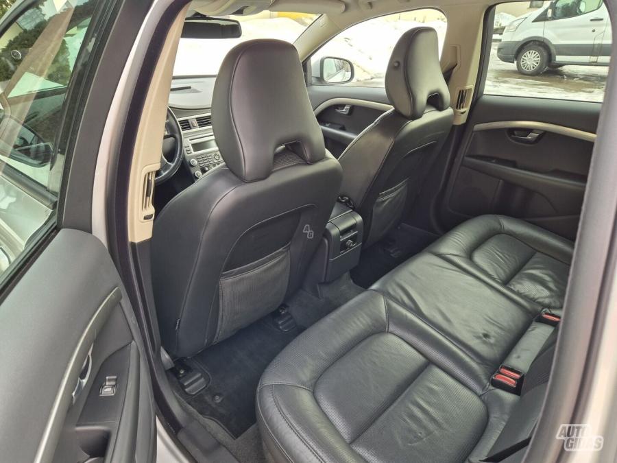 Pelēks Volvo V70 2007 Mažeikiai, ar dzinēja tilpumu 2.40 L un nobraukumu 285 tūkst. km par 4650 €, foto 8 vietnē AUTOMOTO.COM.LV