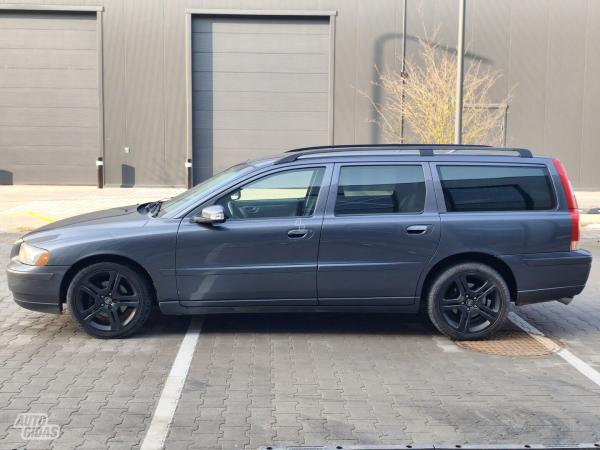 Grey Volvo V70 2007 in Vilnius, with an engine capacity of 2.40 L and mileage of 374 thousand km for 2600 €, photo 5 on AUTOMOTO.COM.LV