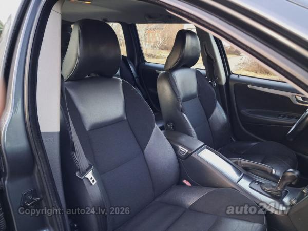 Pelēks Volvo V70 2007 Paide, ar dzinēja tilpumu 0.00 L un nobraukumu 0 tūkst. km par 3350 €, foto 10 vietnē AUTOMOTO.COM.LV