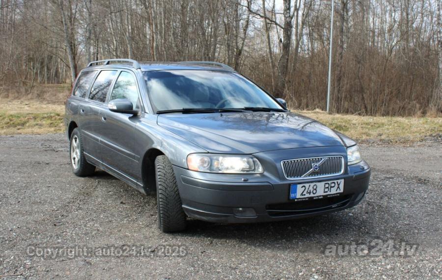 Pelēks Volvo V70 2007 Rapla, ar dzinēja tilpumu 2.40 L un nobraukumu 380 tūkst. km par 2690 €, foto 8 vietnē AUTOMOTO.COM.LV