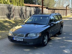 Grey Volvo V70 2007 in Vilnius, with an engine capacity of 2.40 L and mileage of 385 thousand km for 1850 €, photo  on AUTOMOTO.COM.LV