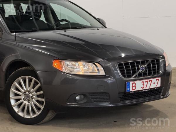 Grey Volvo V70 2007 in Jurmala, with an engine capacity of 2.40 L and mileage of 390 thousand km for 4450 €, photo 4 on AUTOMOTO.COM.LV