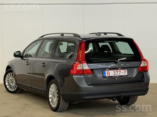 Grey Volvo V70 2007 in Jurmala, with an engine capacity of 2.40 L and mileage of 390 thousand km for 4450 €, photo 7 on AUTOMOTO.COM.LV