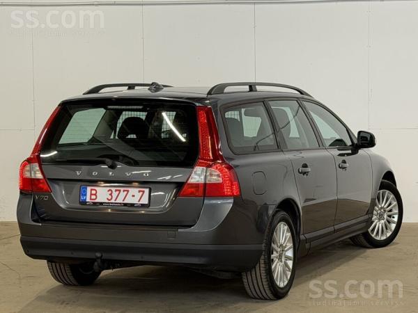 Grey Volvo V70 2007 in Jurmala, with an engine capacity of 2.40 L and mileage of 390 thousand km for 4450 €, photo 9 on AUTOMOTO.COM.LV