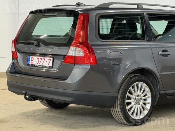 Grey Volvo V70 2007 in Jurmala, with an engine capacity of 2.40 L and mileage of 390 thousand km for 4450 €, photo 10 on AUTOMOTO.COM.LV
