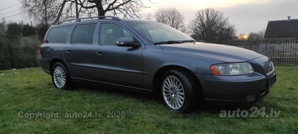 Pelēks Volvo V70 2007 Tallina, ar dzinēja tilpumu 2.40 L un nobraukumu 371 tūkst. km par 3300 €, foto 4 vietnē AUTOMOTO.COM.LV