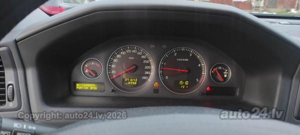 Pelēks Volvo V70 2007 Tallina, ar dzinēja tilpumu 2.40 L un nobraukumu 371 tūkst. km par 3300 €, foto 10 vietnē AUTOMOTO.COM.LV