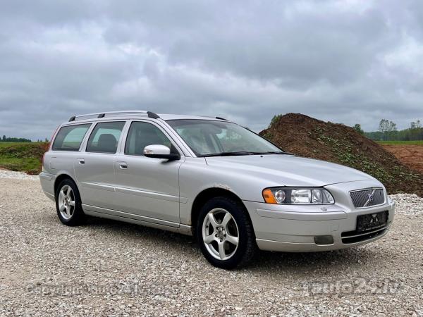 Grey Volvo V70 2007 in Tartu, with an engine capacity of 2.40 L and mileage of 449 thousand km for 2190 €, photo 1 on AUTOMOTO.COM.LV