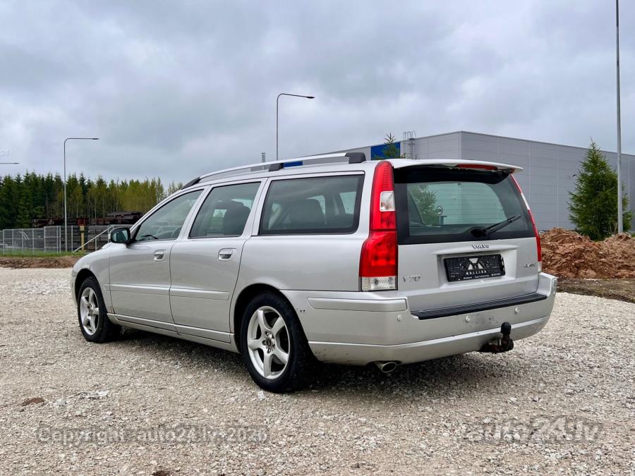 Pelēks Volvo V70 2007 Tartu, ar dzinēja tilpumu 2.40 L un nobraukumu 449 tūkst. km par 2190 €, foto 7 vietnē AUTOMOTO.COM.LV