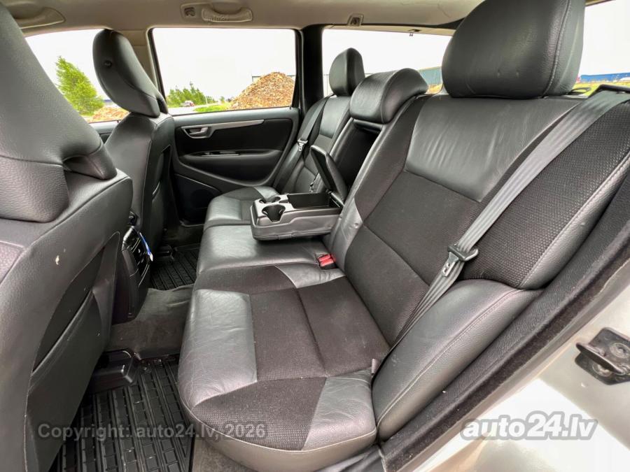 Pelēks Volvo V70 2007 Tartu, ar dzinēja tilpumu 2.40 L un nobraukumu 449 tūkst. km par 2190 €, foto 9 vietnē AUTOMOTO.COM.LV