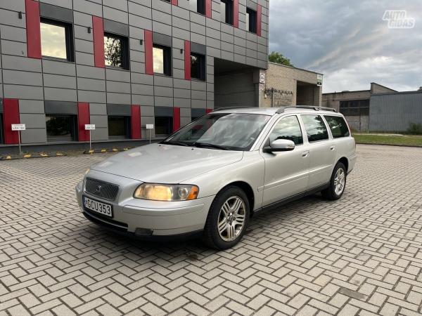 Pelēks Volvo V70 2007 Klaipėda, ar dzinēja tilpumu 2.40 L un nobraukumu 354 tūkst. km par 1100 €, foto 1 vietnē AUTOMOTO.COM.LV