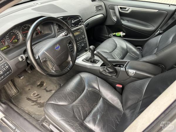 Pelēks Volvo V70 2007 Klaipėda, ar dzinēja tilpumu 2.40 L un nobraukumu 354 tūkst. km par 1100 €, foto 8 vietnē AUTOMOTO.COM.LV