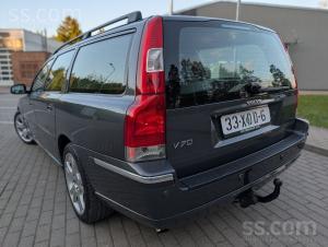 Pelēks Volvo V70 2007 Rīga, ar dzinēja tilpumu 2.40 L un nobraukumu 340 tūkst. km par 3950 €, foto 3 vietnē AUTOMOTO.COM.LV