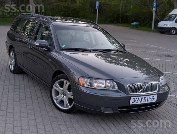Grey Volvo V70 2007 in Riga, with an engine capacity of 2.40 L and mileage of 340 thousand km for 3950 €, photo 5 on AUTOMOTO.COM.LV