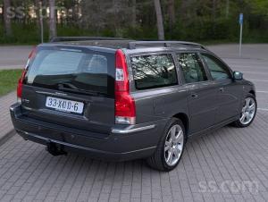 Pelēks Volvo V70 2007 Rīga, ar dzinēja tilpumu 2.40 L un nobraukumu 340 tūkst. km par 3950 €, foto 9 vietnē AUTOMOTO.COM.LV