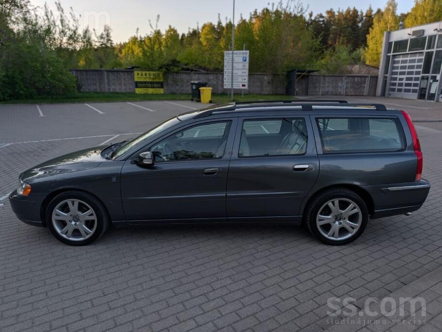 Pelēks Volvo V70 2007 Rīga, ar dzinēja tilpumu 2.40 L un nobraukumu 340 tūkst. km par 3950 €, foto 10 vietnē AUTOMOTO.COM.LV