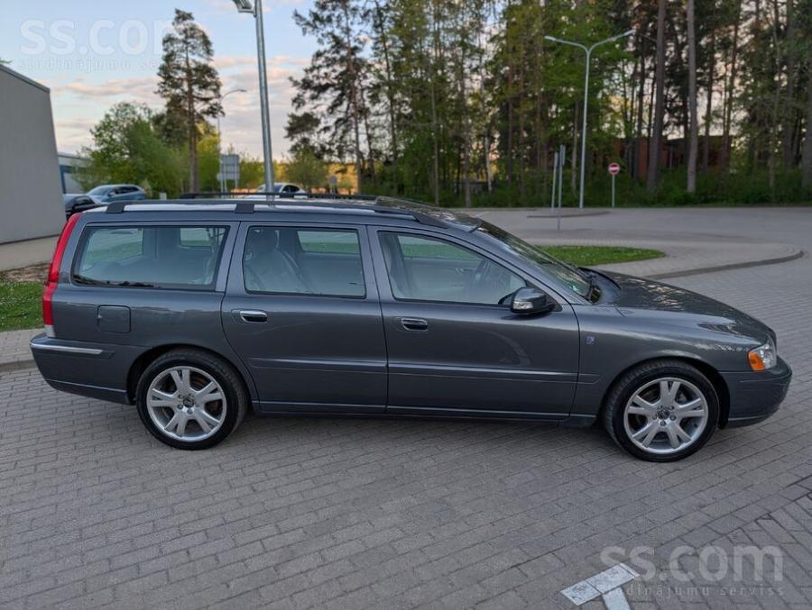 Pelēks Volvo V70 2007 Rīga, ar dzinēja tilpumu 2.40 L un nobraukumu 340 tūkst. km par 3950 €, foto 11 vietnē AUTOMOTO.COM.LV