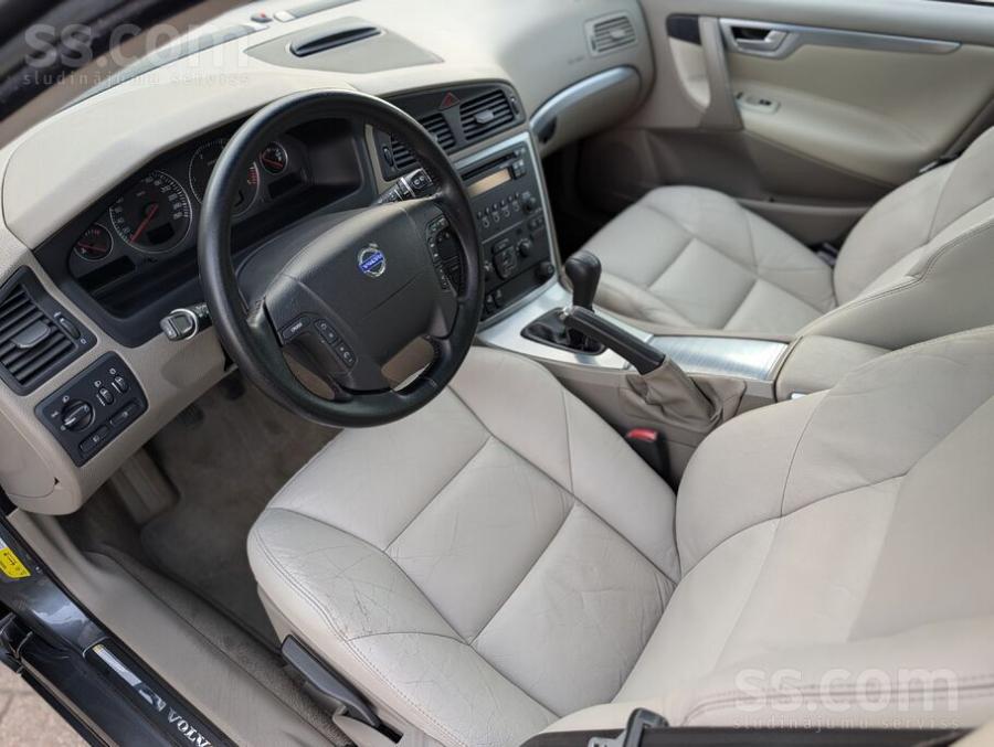 Pelēks Volvo V70 2007 Rīga, ar dzinēja tilpumu 2.40 L un nobraukumu 340 tūkst. km par 3950 €, foto 15 vietnē AUTOMOTO.COM.LV