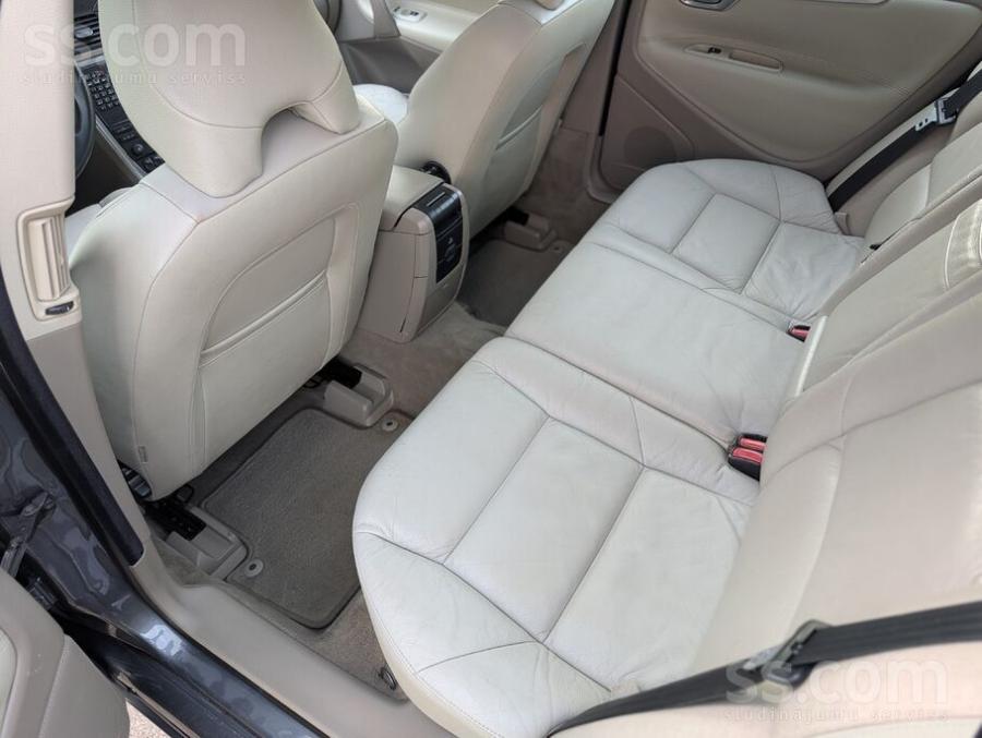 Pelēks Volvo V70 2007 Rīga, ar dzinēja tilpumu 2.40 L un nobraukumu 340 tūkst. km par 3950 €, foto 16 vietnē AUTOMOTO.COM.LV