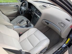 Pelēks Volvo V70 2007 Rīga, ar dzinēja tilpumu 2.40 L un nobraukumu 340 tūkst. km par 3950 €, foto 19 vietnē AUTOMOTO.COM.LV