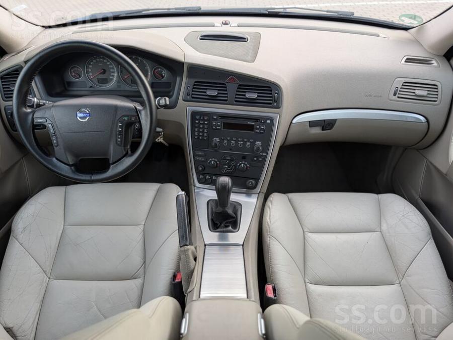 Pelēks Volvo V70 2007 Rīga, ar dzinēja tilpumu 2.40 L un nobraukumu 340 tūkst. km par 3950 €, foto 20 vietnē AUTOMOTO.COM.LV