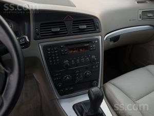 Pelēks Volvo V70 2007 Rīga, ar dzinēja tilpumu 2.40 L un nobraukumu 340 tūkst. km par 3950 €, foto 23 vietnē AUTOMOTO.COM.LV