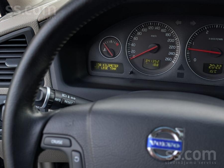 Pelēks Volvo V70 2007 Rīga, ar dzinēja tilpumu 2.40 L un nobraukumu 340 tūkst. km par 3950 €, foto 24 vietnē AUTOMOTO.COM.LV