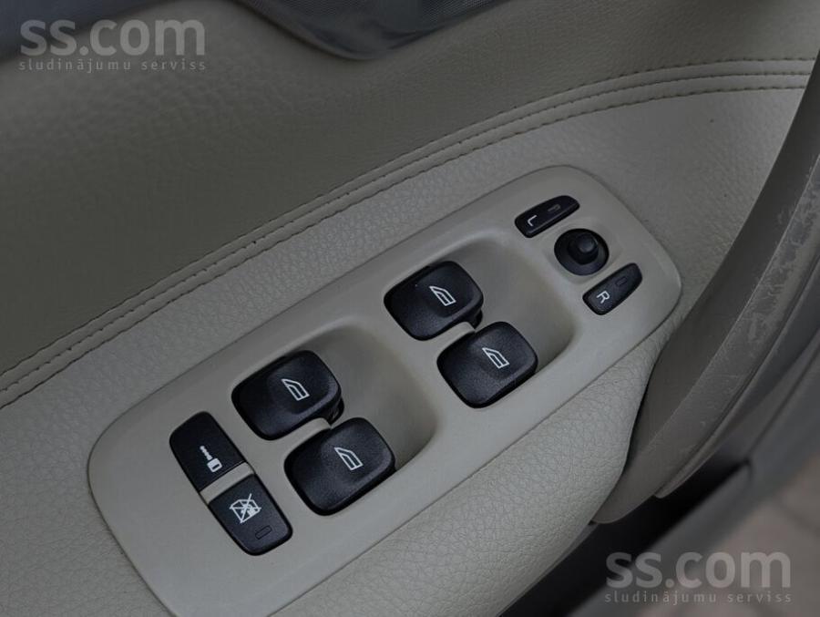 Pelēks Volvo V70 2007 Rīga, ar dzinēja tilpumu 2.40 L un nobraukumu 340 tūkst. km par 3950 €, foto 27 vietnē AUTOMOTO.COM.LV