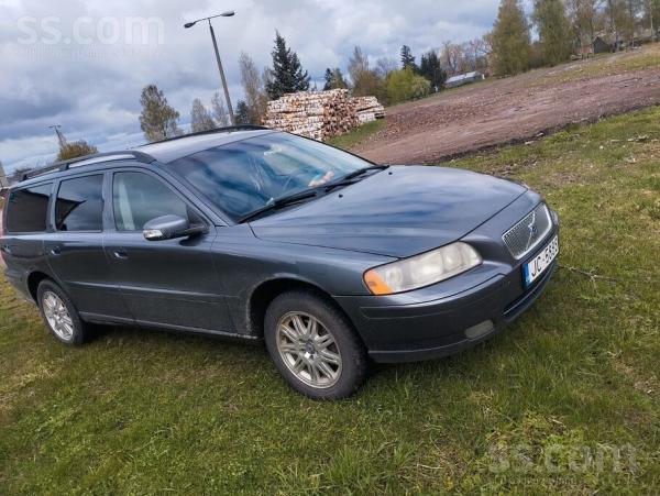 Pelēks Volvo V70 2007 Alūksne, ar dzinēja tilpumu 2.40 L un nobraukumu 415 tūkst. km par 3300 €, foto 1 vietnē AUTOMOTO.COM.LV