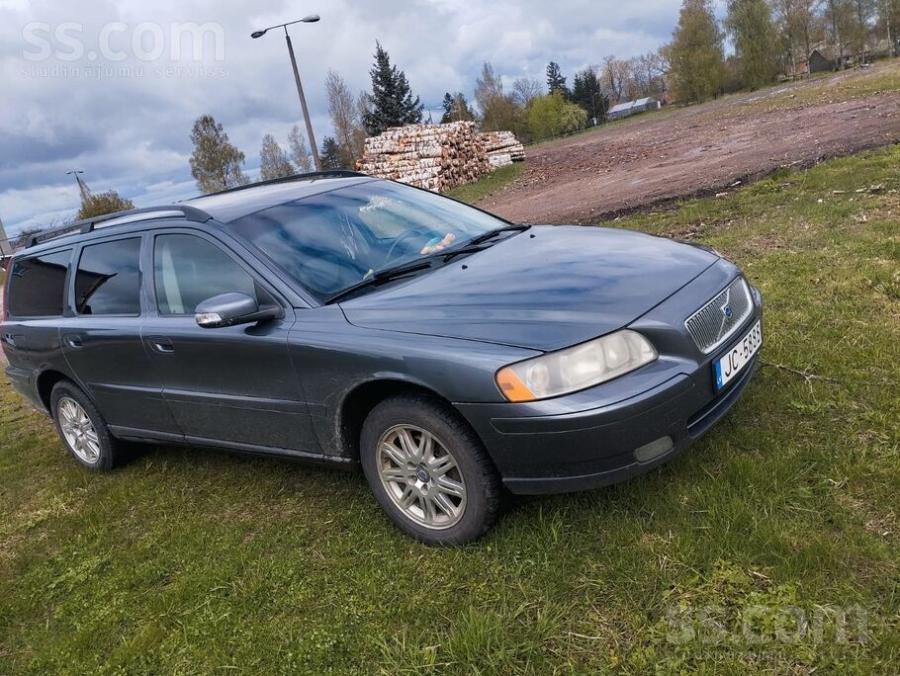 Pelēks Volvo V70 2007 Alūksne, ar dzinēja tilpumu 2.40 L un nobraukumu 415 tūkst. km par 3300 €, foto 1 vietnē AUTOMOTO.COM.LV