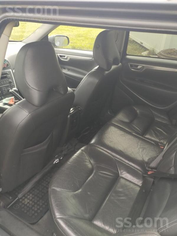 Pelēks Volvo V70 2007 Alūksne, ar dzinēja tilpumu 2.40 L un nobraukumu 415 tūkst. km par 3300 €, foto 4 vietnē AUTOMOTO.COM.LV