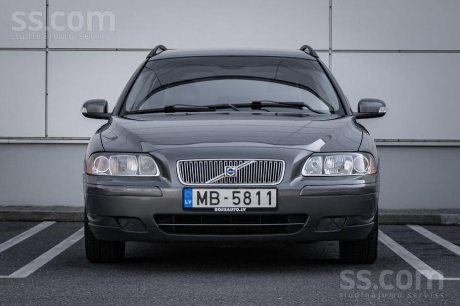 Grey Volvo V70 2007 in Riga, with an engine capacity of 2.40 L and mileage of 355 thousand km for 1995 €, photo 3 on AUTOMOTO.COM.LV