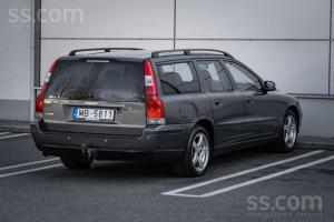 Grey Volvo V70 2007 in Riga, with an engine capacity of 2.40 L and mileage of 355 thousand km for 1995 €, photo 5 on AUTOMOTO.COM.LV