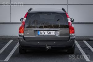 Grey Volvo V70 2007 in Riga, with an engine capacity of 2.40 L and mileage of 355 thousand km for 1995 €, photo 6 on AUTOMOTO.COM.LV