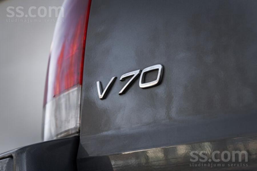 Grey Volvo V70 2007 in Riga, with an engine capacity of 2.40 L and mileage of 355 thousand km for 1995 €, photo 8 on AUTOMOTO.COM.LV