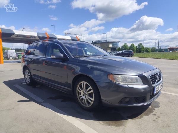 Grey Volvo V70 2007 in Kaunas, with an engine capacity of 2.40 L and mileage of 405 thousand km for 3000 €, photo 3 on AUTOMOTO.COM.LV