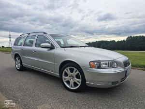 Pelēks Volvo V70 2007 Viļņa, ar dzinēja tilpumu 2.40 L un nobraukumu 325 tūkst. km par 2700 €, foto  vietnē AUTOMOTO.COM.LV