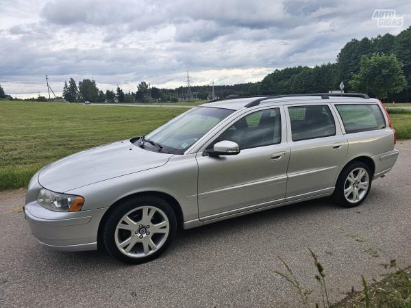 Pelēks Volvo V70 2007 Viļņa, ar dzinēja tilpumu 2.40 L un nobraukumu 325 tūkst. km par 2700 €, foto 3 vietnē AUTOMOTO.COM.LV