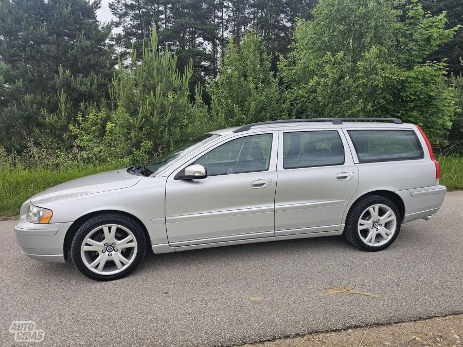Pelēks Volvo V70 2007 Viļņa, ar dzinēja tilpumu 2.40 L un nobraukumu 325 tūkst. km par 2700 €, foto 6 vietnē AUTOMOTO.COM.LV
