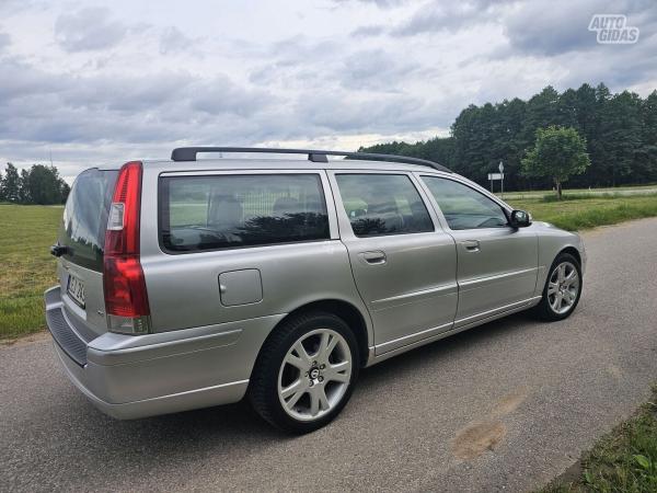 Pelēks Volvo V70 2007 Viļņa, ar dzinēja tilpumu 2.40 L un nobraukumu 325 tūkst. km par 2700 €, foto 7 vietnē AUTOMOTO.COM.LV