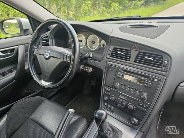 Pelēks Volvo V70 2007 Viļņa, ar dzinēja tilpumu 2.40 L un nobraukumu 325 tūkst. km par 2700 €, foto 10 vietnē AUTOMOTO.COM.LV