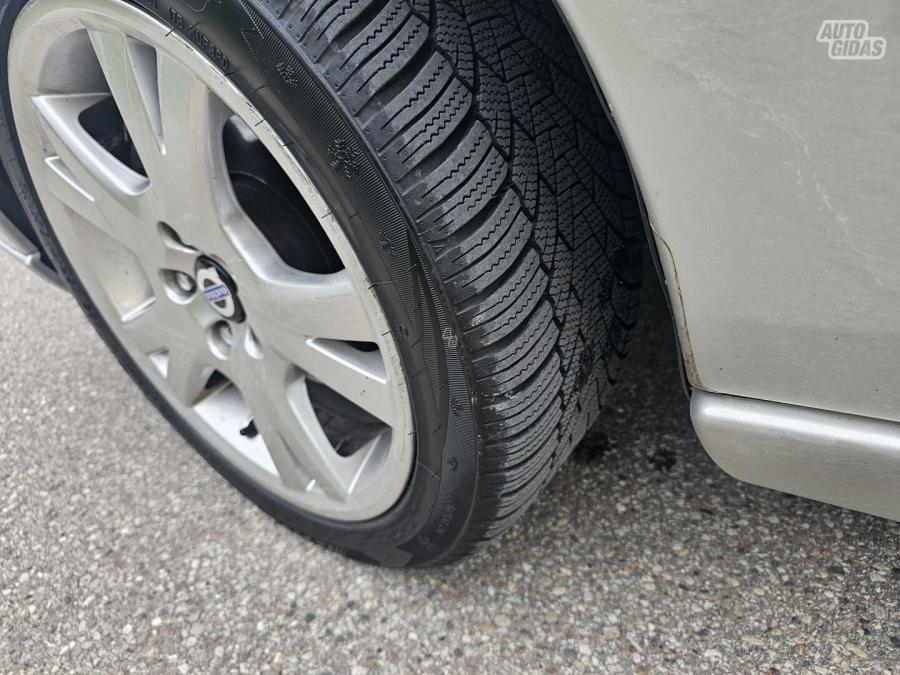 Pelēks Volvo V70 2007 Viļņa, ar dzinēja tilpumu 2.40 L un nobraukumu 325 tūkst. km par 2700 €, foto 16 vietnē AUTOMOTO.COM.LV