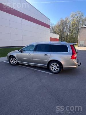 Grey Volvo V70 2007 in Bauska, with an engine capacity of 2.40 L and mileage of 311 thousand km for 3000 €, photo 4 on AUTOMOTO.COM.LV