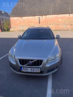 Grey Volvo V70 2007 in Bauska, with an engine capacity of 2.40 L and mileage of 311 thousand km for 3000 €, photo 5 on AUTOMOTO.COM.LV